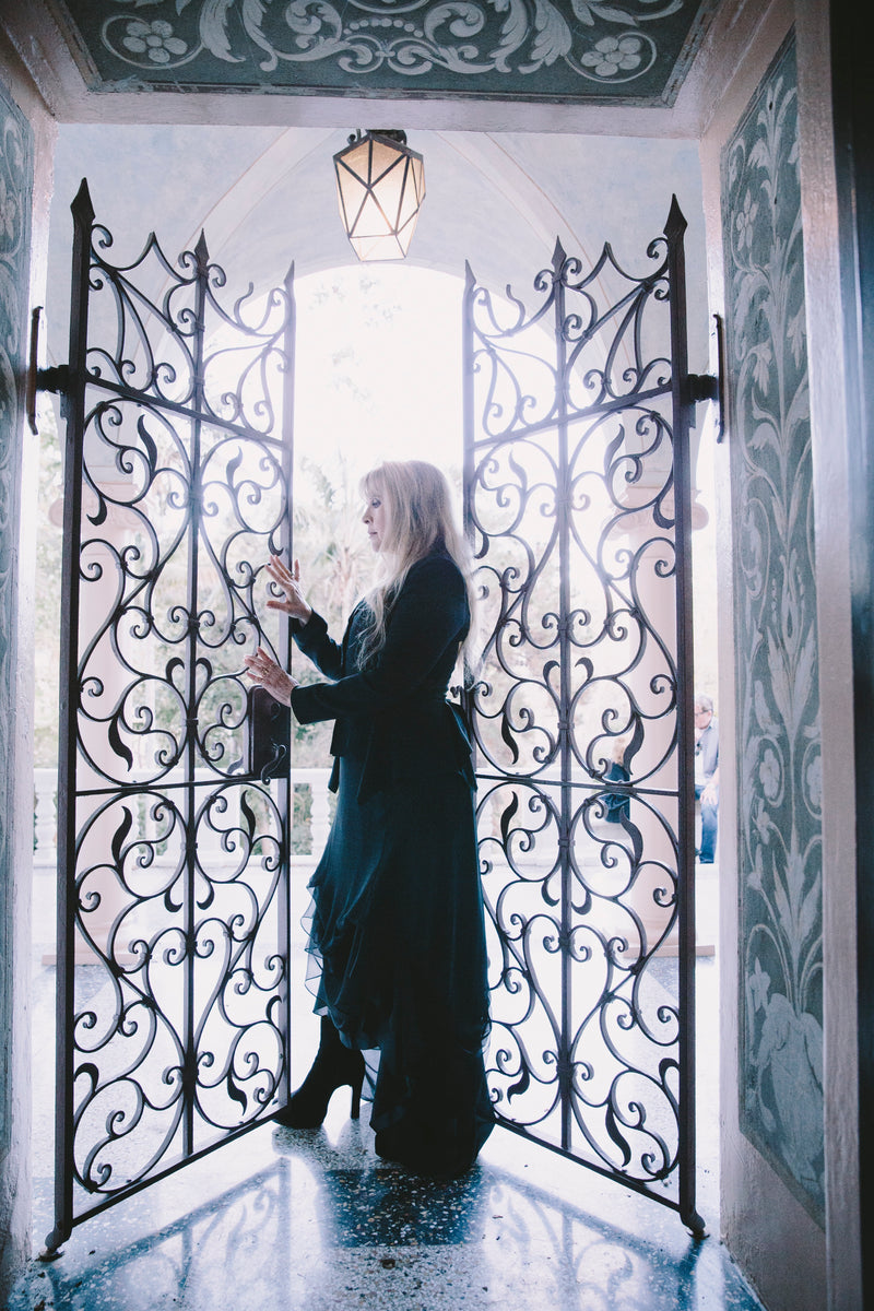 Greatest Hits – Transparent Clinch Gallery