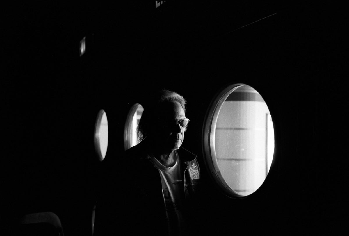 Neil Young (Broken Arrow Ranch, CA, 2007) – Transparent Clinch Gallery