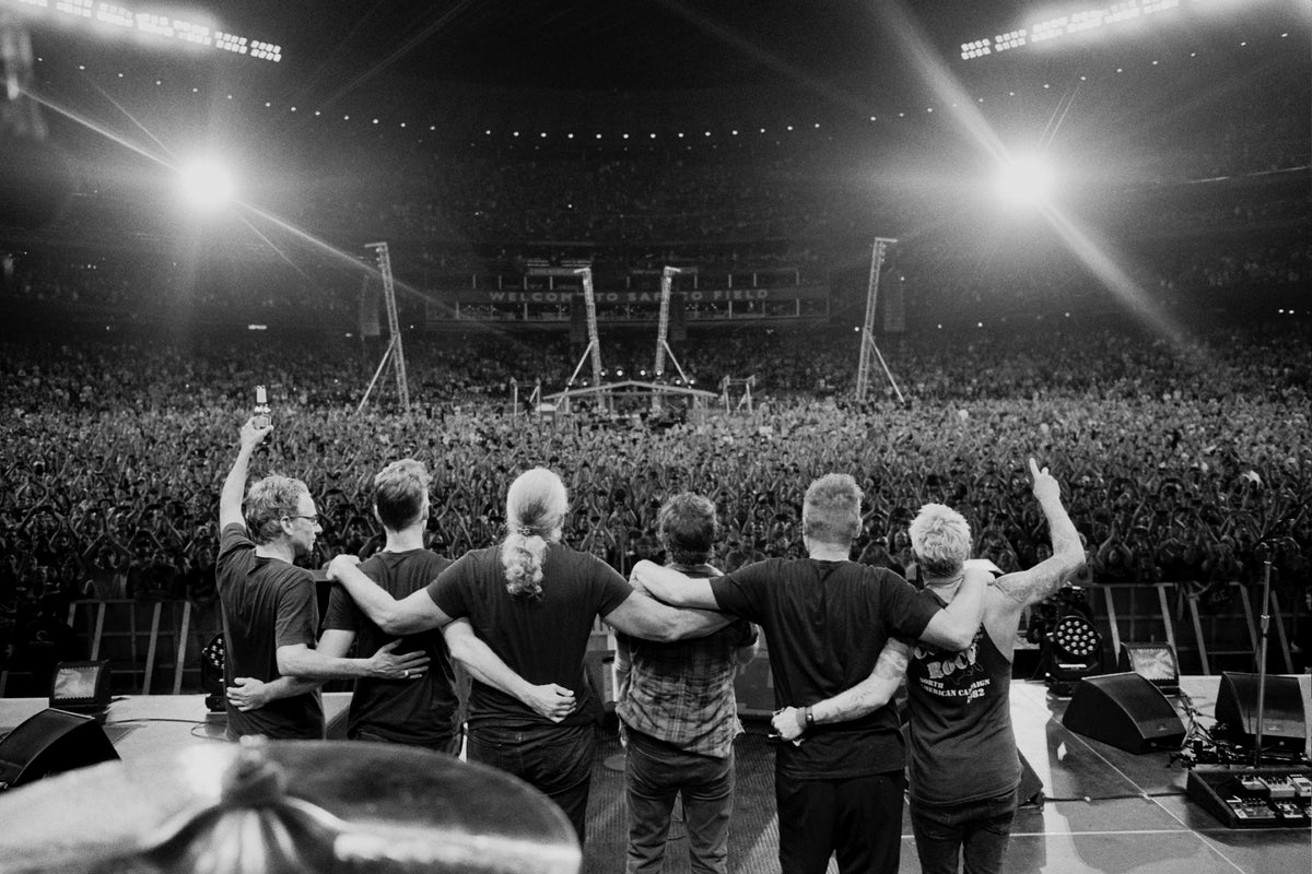 Pearl Jam (Seattle, 2018) – Transparent Clinch Gallery