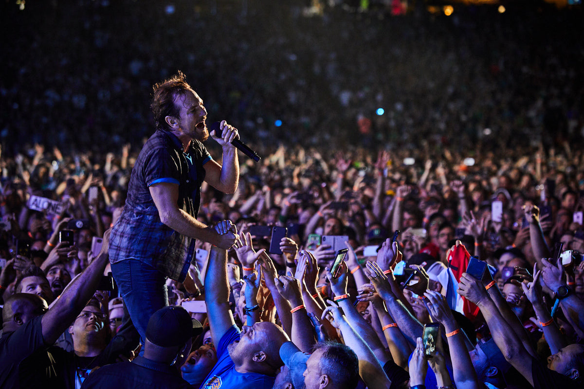 Pearl Jam (Seattle, 2018) – Transparent Clinch Gallery