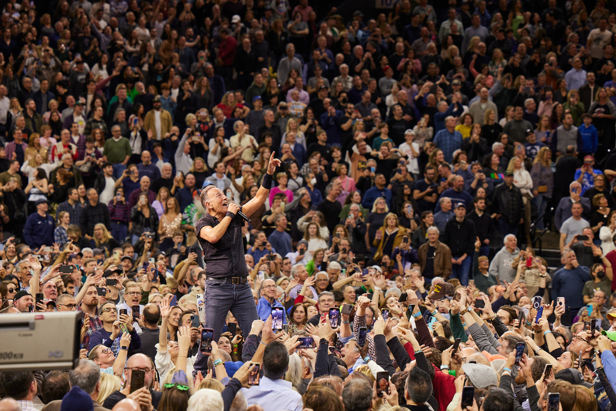 Bruce Springsteen (Philadelphia, 2023) – Transparent Clinch Gallery