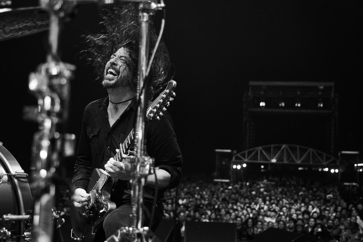 Dave Grohl and Foo Fighters (Sea.Hear.Now 2023) – Transparent Clinch ...