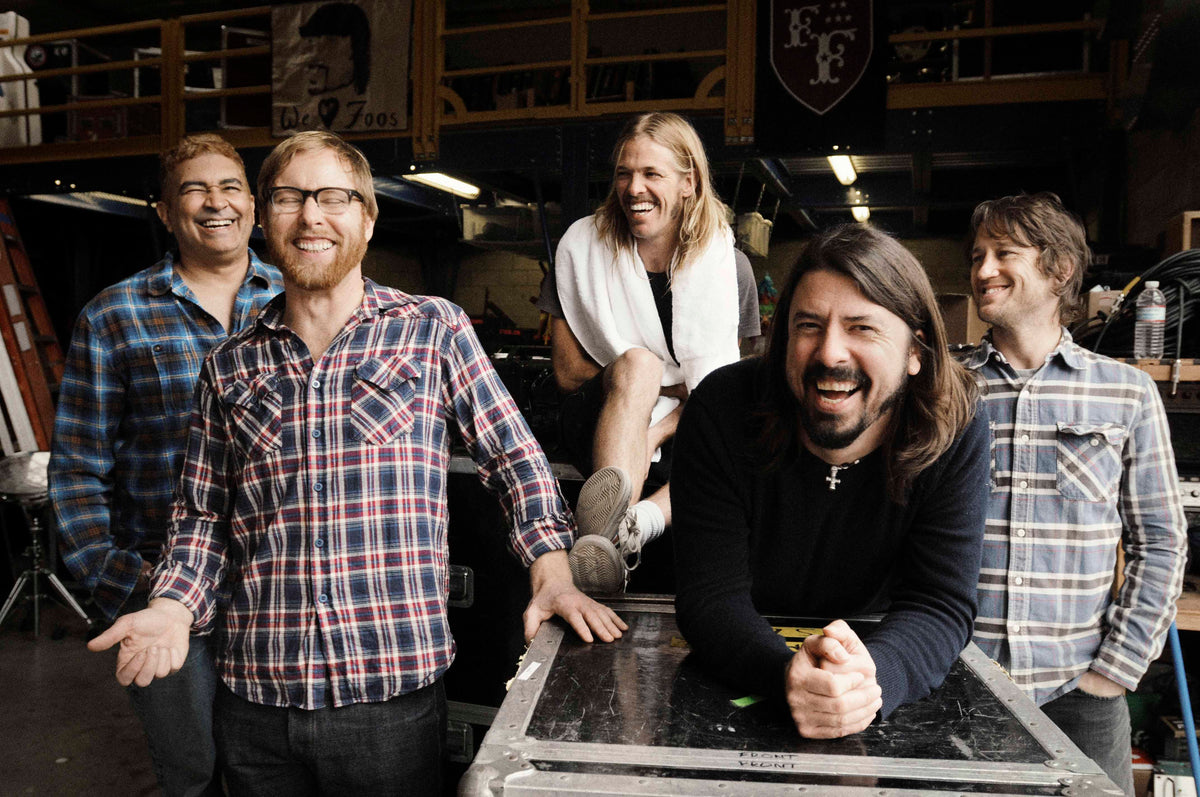 Foo Fighters (2010) – Transparent Clinch Gallery