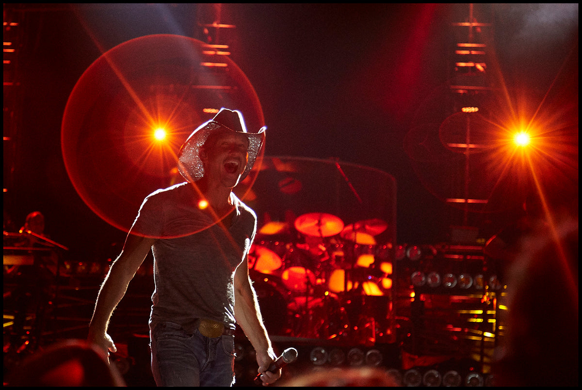Tim McGraw (New Jersey, 2015) – Transparent Clinch Gallery