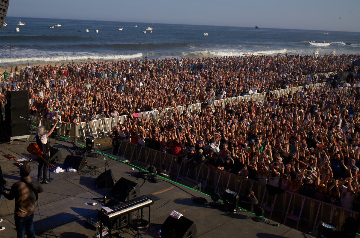 Patti Smith and the Crowd (Sea.Hear.Now, 2021) – Transparent Clinch Gallery