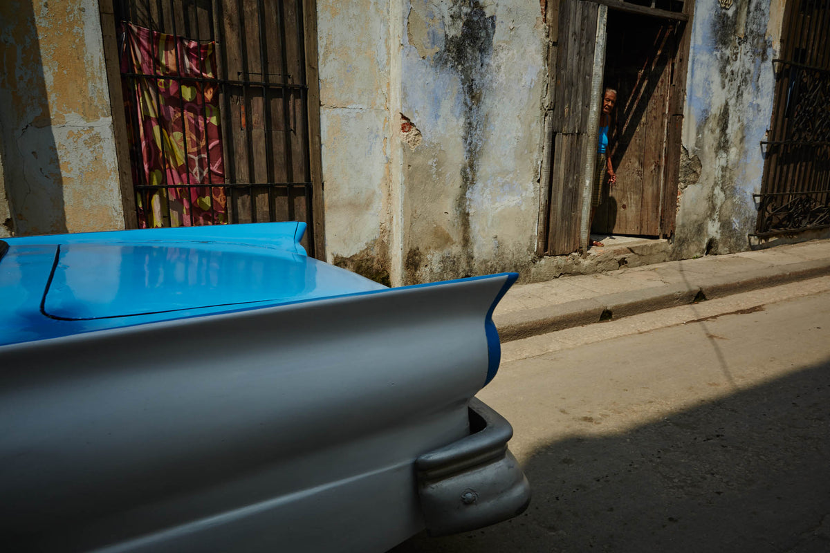 Azul (Cuba, 2015) – Transparent Clinch Gallery